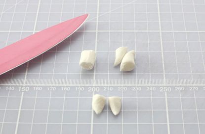 How to make Halloween fang cake decorations | GoodtoKnow