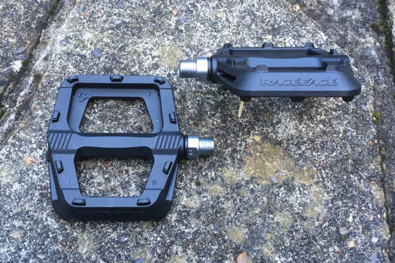 The best flat pedals for cycling in: great for gravel and urban use ...
