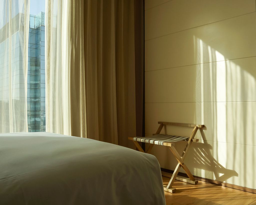 7 things every guest room needs to stay organized | Homes and Gardens