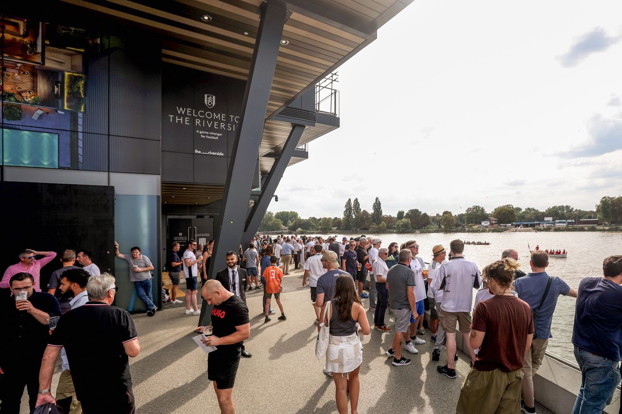 Fulham FC’s Riverside Stand by Populous reshapes stadium architecture ...
