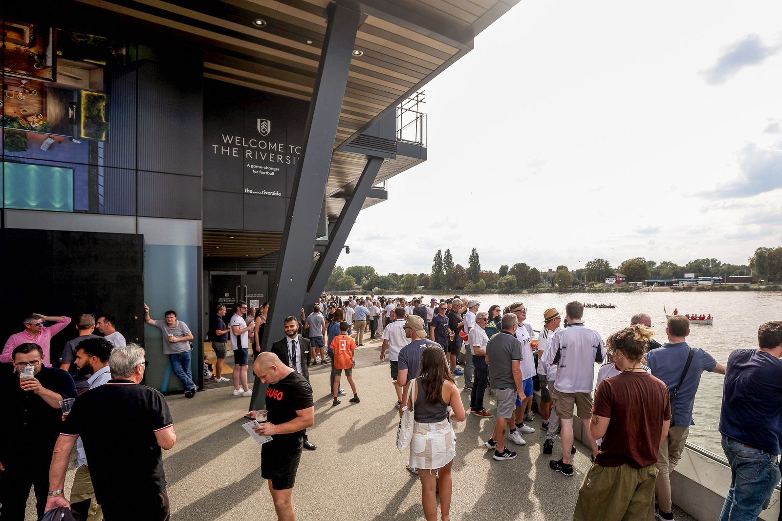 Fulham FC’s Riverside Stand by Populous reshapes stadium architecture ...