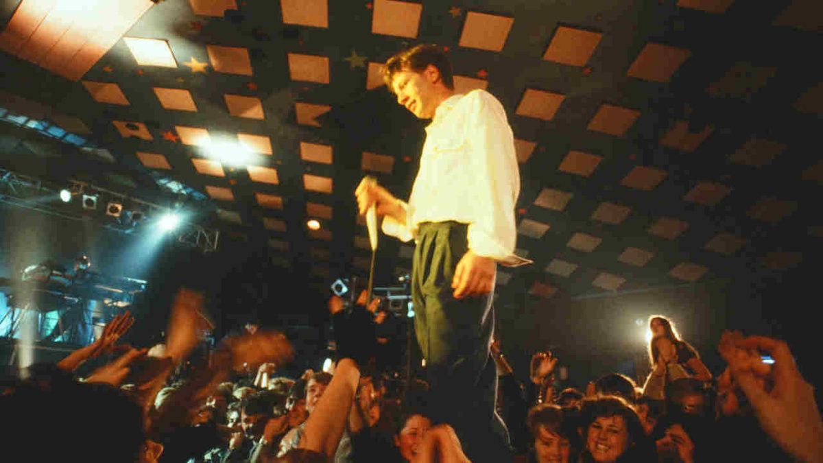 Simple Minds: the history of the Scottish rock band | Louder