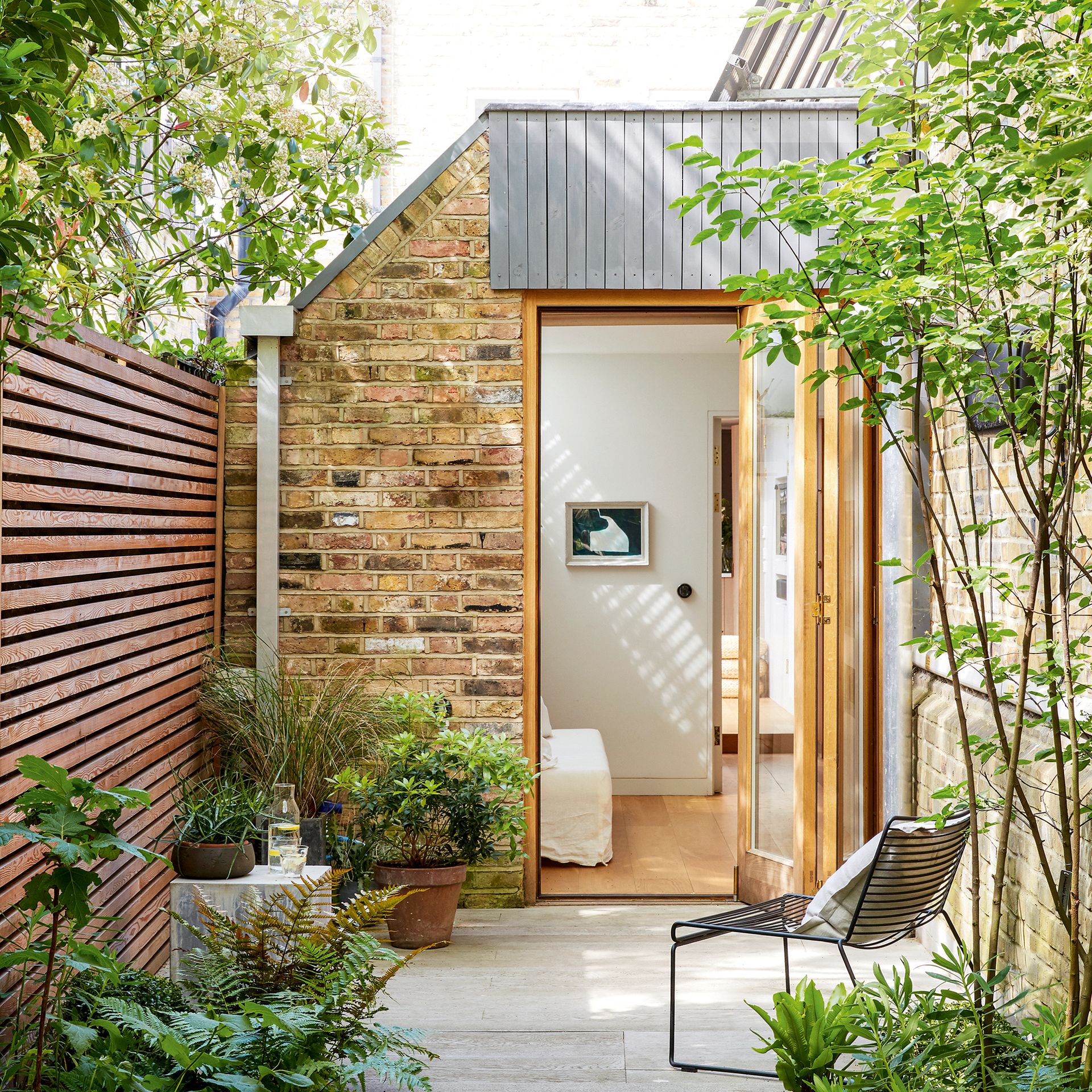 How to soundproof a garden - 7 ways to block out the noise | Ideal Home