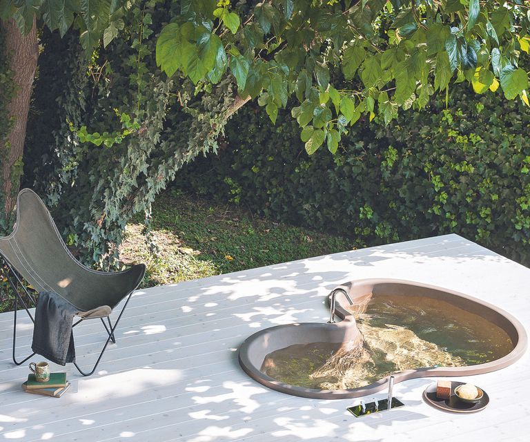 16 outdoor bathroom ideas for a stylish, tranquil space | Homes and Gardens