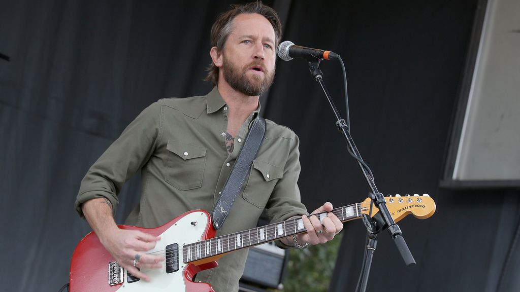 Chris Shiflett: "Foo Fighters isn’t a band that has a lot of guitar ...