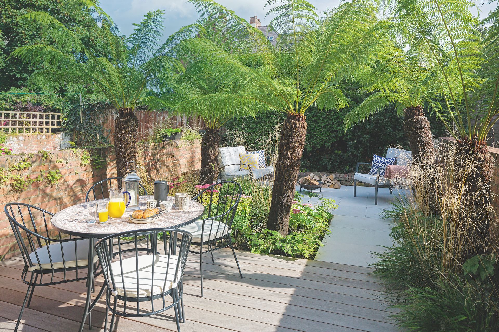 Deck planting ideas – using beds, planters and living walls | Homes and ...