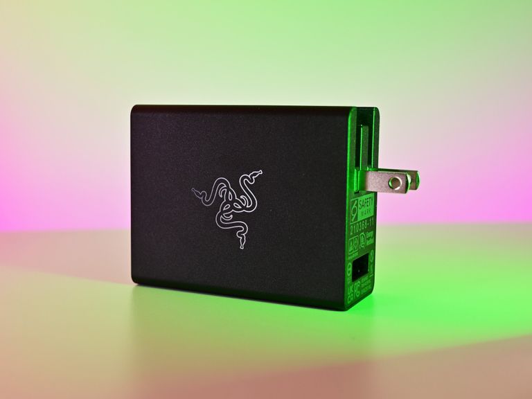 Razer USB-C 130W GaN Charger review: The most power comes with a high ...
