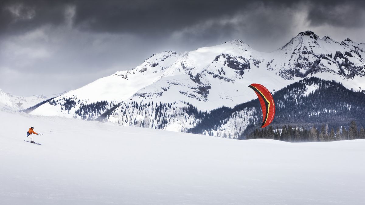 What is paraskiing? Take to the skies with skis | Advnture