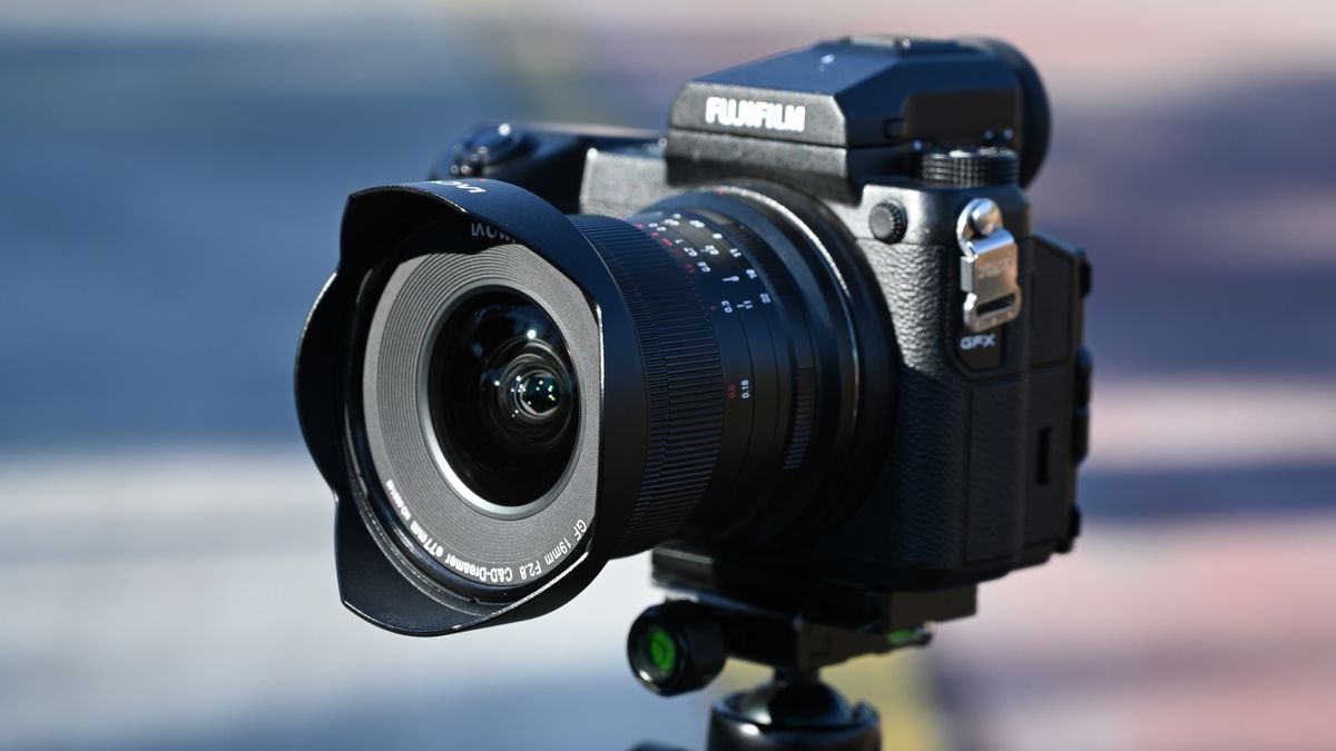 Venus Optics launches new compact ultra-wide lens for Fujifilm GFX ...