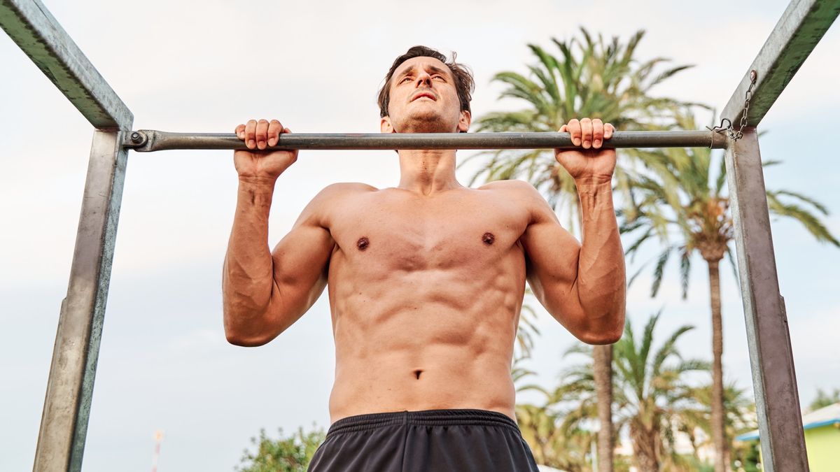This calisthenics workout only uses four exercises to build full-body ...