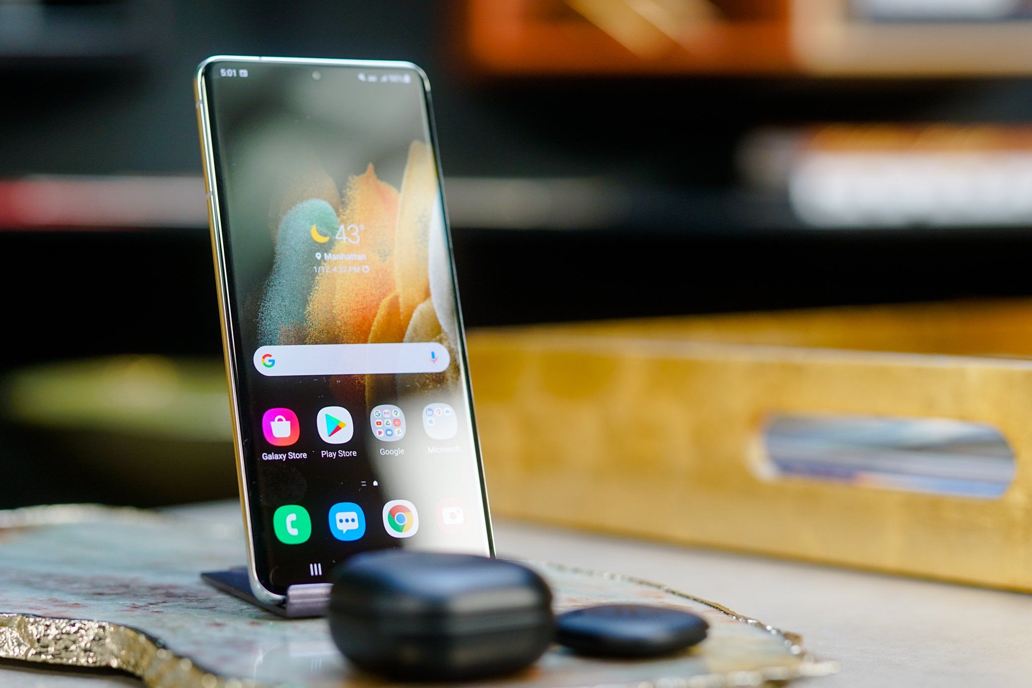 The first updates for the Galaxy S21 and Galaxy Buds Pro bring several ...