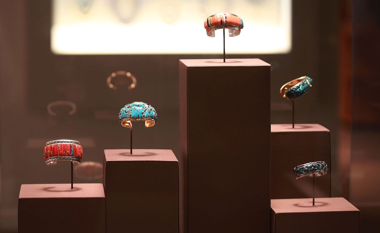 Family fortunes: the Yazzie's Navajo jewellery goes on show in New York ...