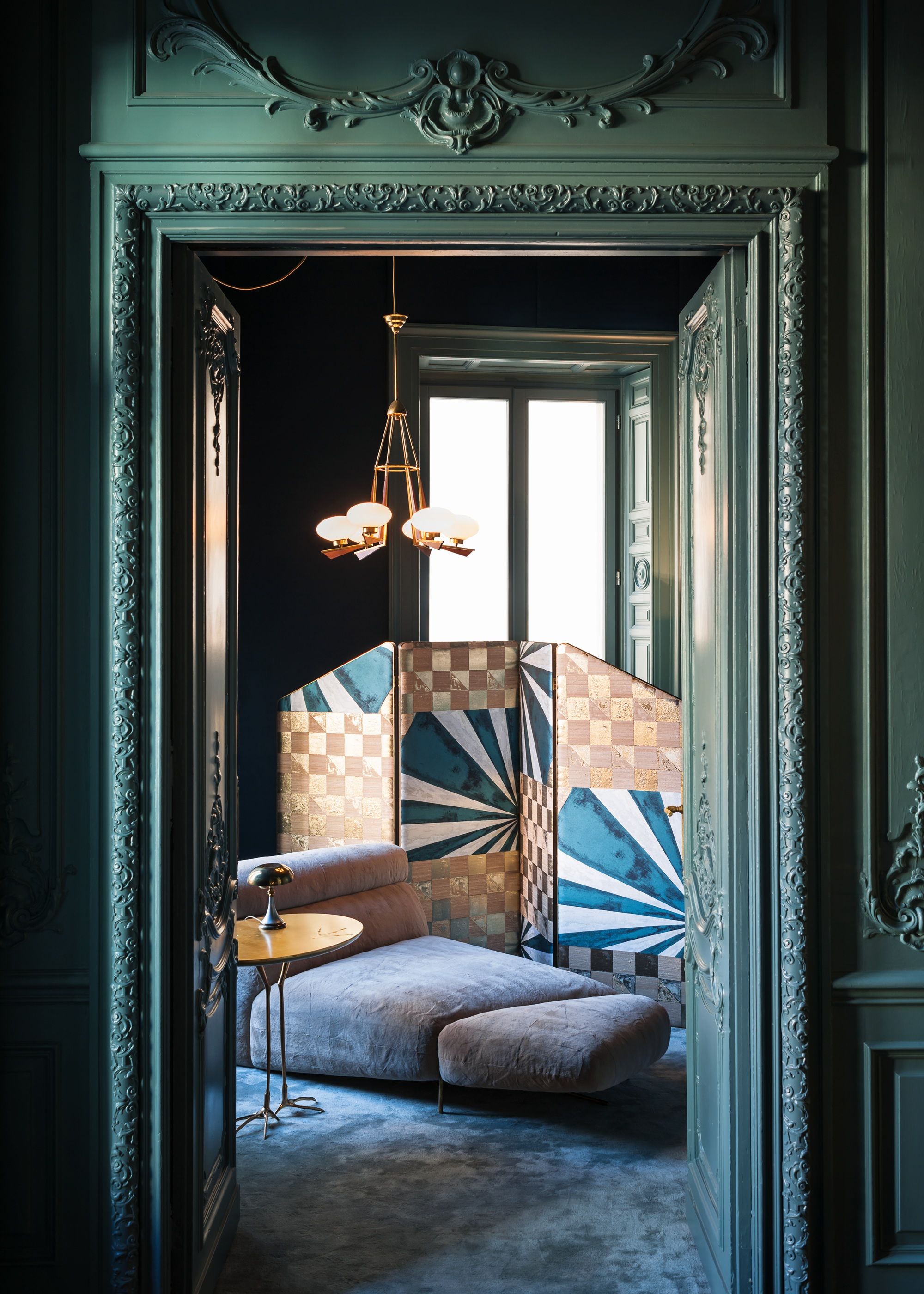 How Interior Designers Are Turning Homes Into Theatrical Stages | Livingetc