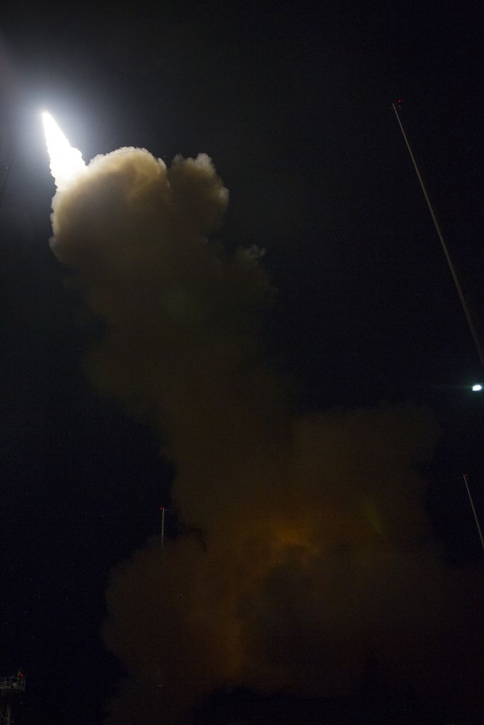 US Navy Missile Launch Photos: Aegis SM-3 Test Flight from Land (May 24 ...