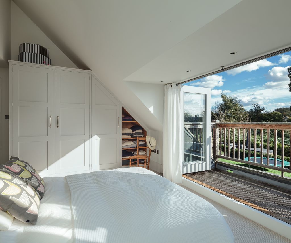 13 loft balcony ideas to elevate your conversion | Homebuilding