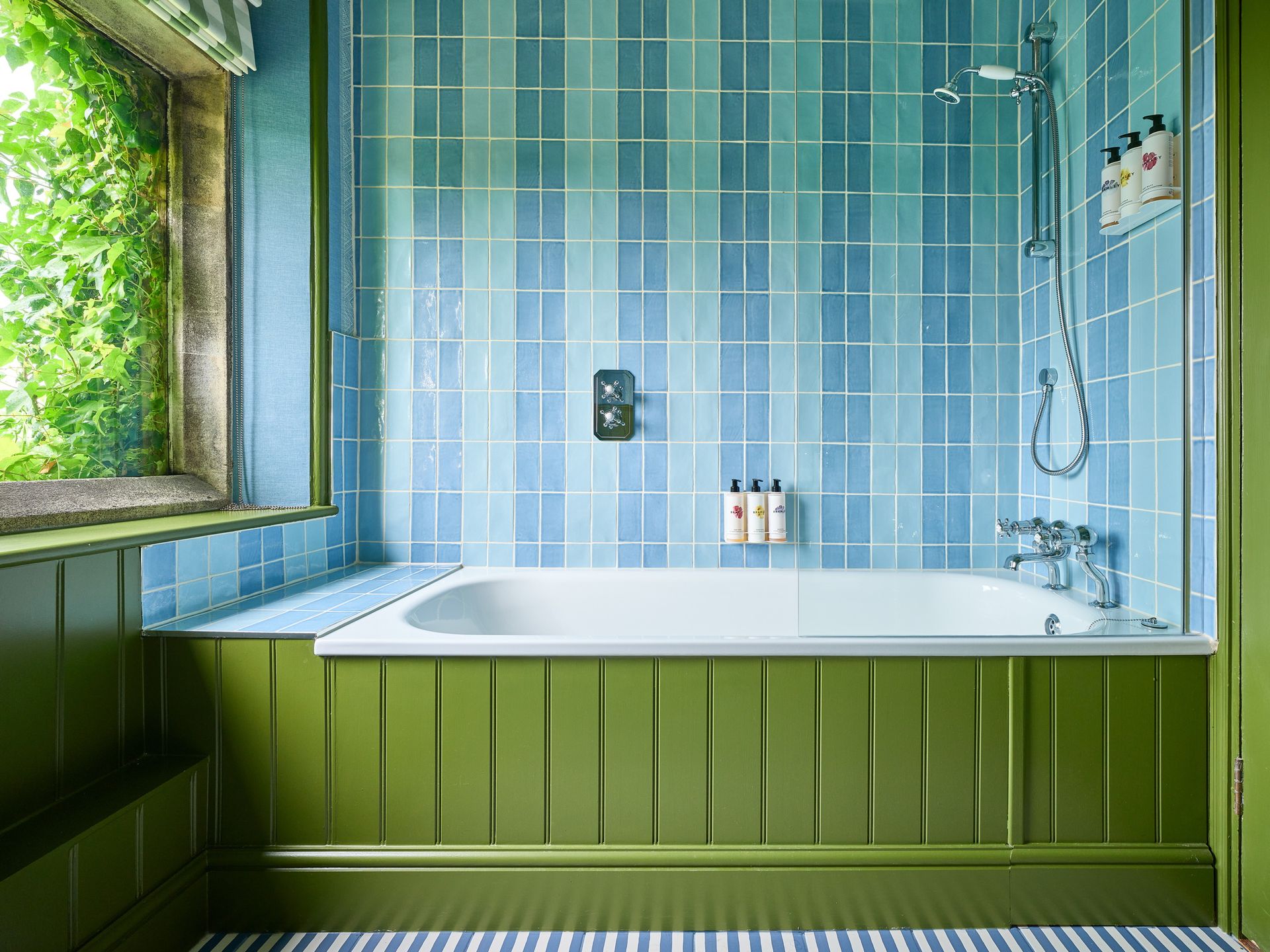 The Old Bell, Malmesbury: England's oldest hotel meets Lone Star style ...