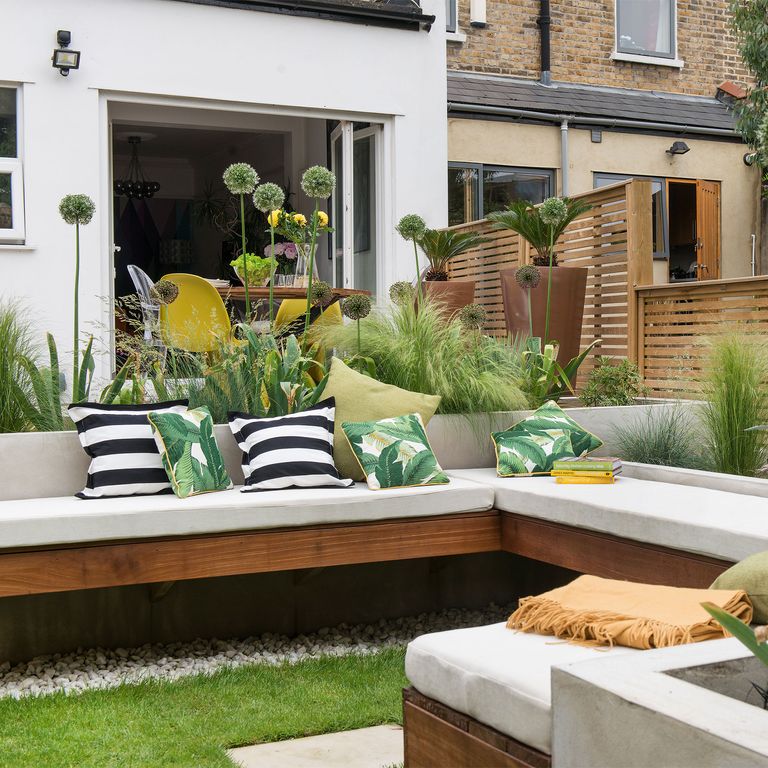 32 easy garden ideas to transform your outdoor space in no time | Ideal ...