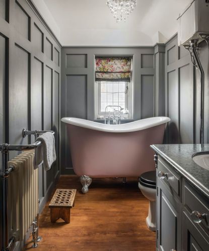 Awkward bathroom shapes: 7 expert solutions for odd layouts | Homes and ...