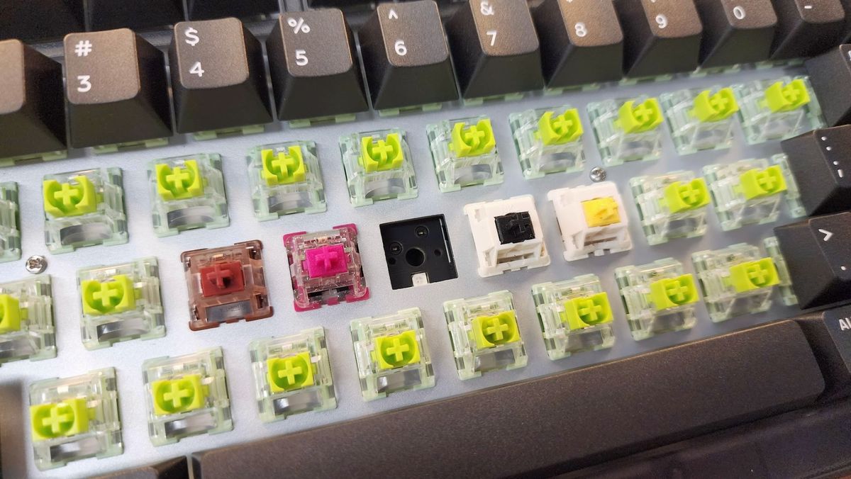 iQunix ZX75 Mechanical Keyboard Review: Back to the Future | Tom's Hardware