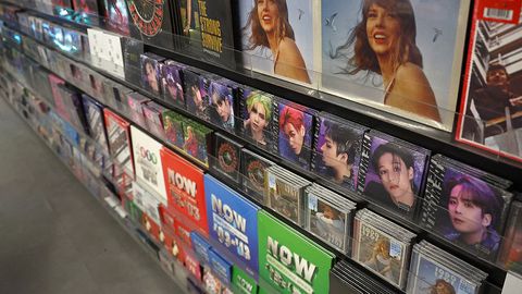 2023 stats show that music fans are falling in love with CDs again, but ...