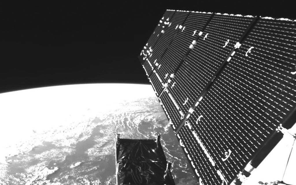 Solar Wing Wallpaper | Space