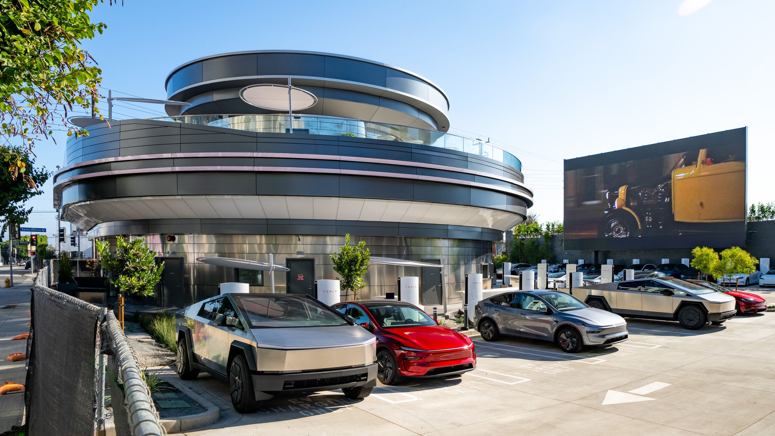 Tesla's futuristic drive-in Diner is the coolest thing it's built in ...