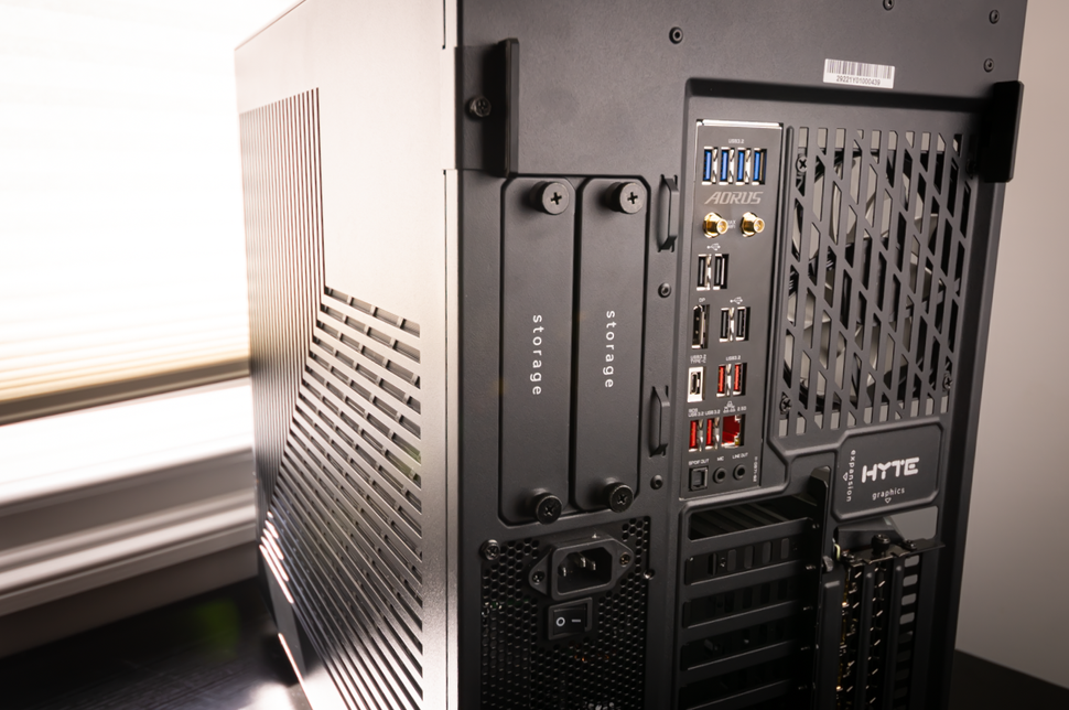 Hyte Y60 Review: Windowed and Warm | Tom's Hardware