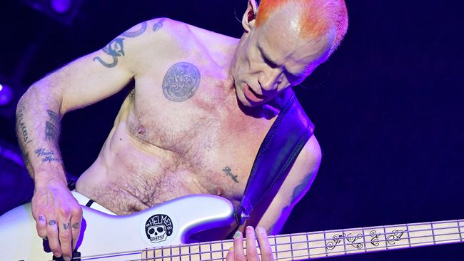 Flea on philosophy, gear and Acid For The Children | Guitar World