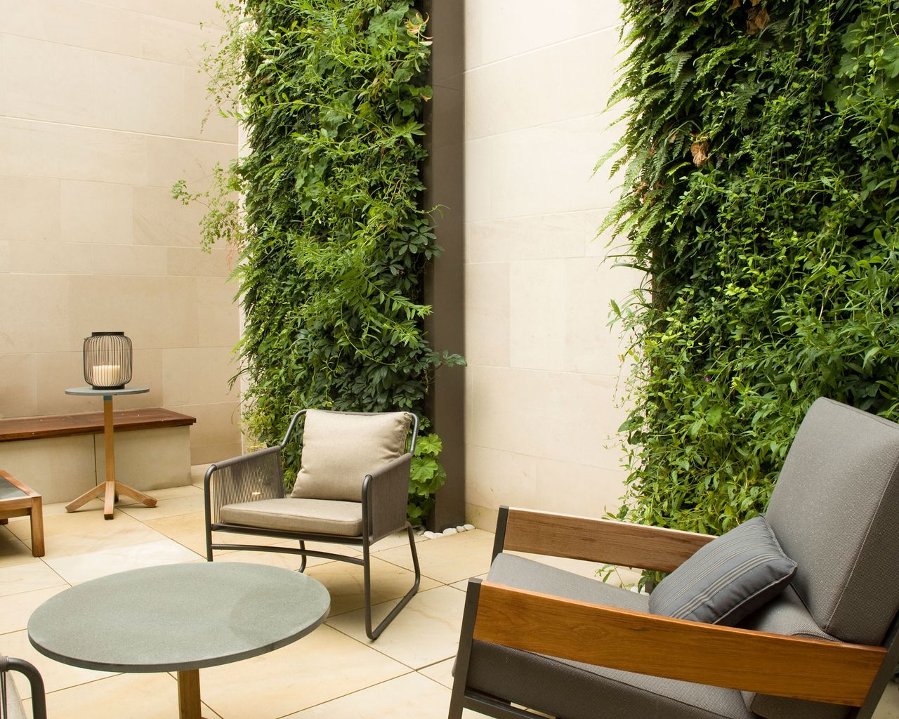 Vertical garden ideas: 10 beautiful ways to plant upwards | Homes and ...