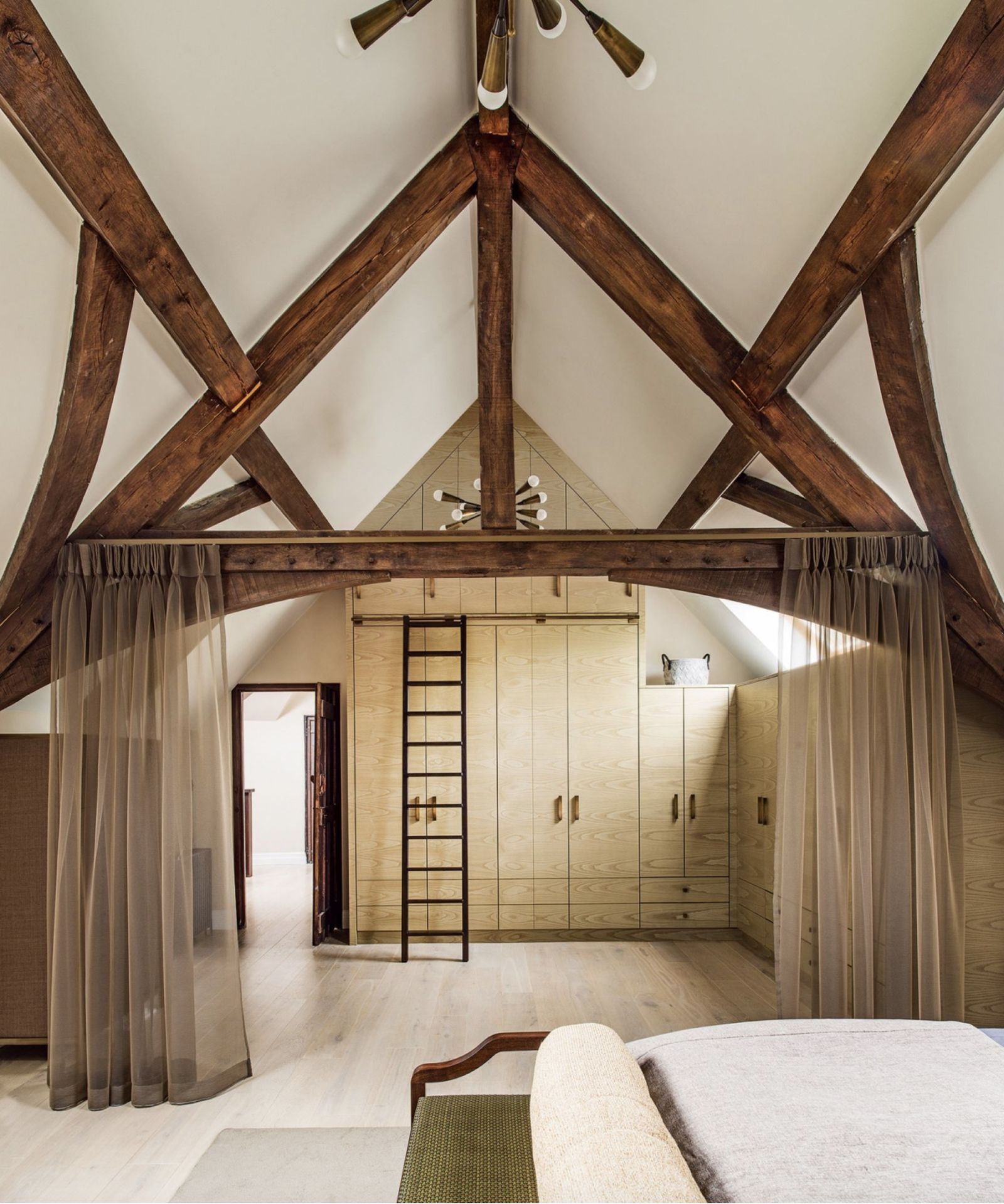 How to hide a laundry basket: 7 practical hiding spots | Homes and Gardens