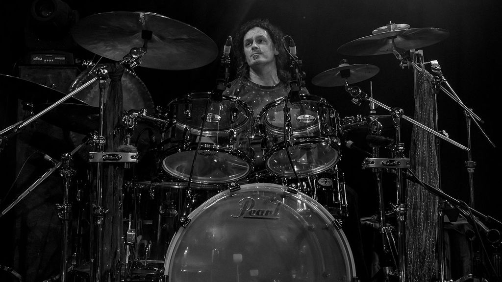 The Tangent drummer Steve Roberts streams Christmas Is Not Yet Lost ...