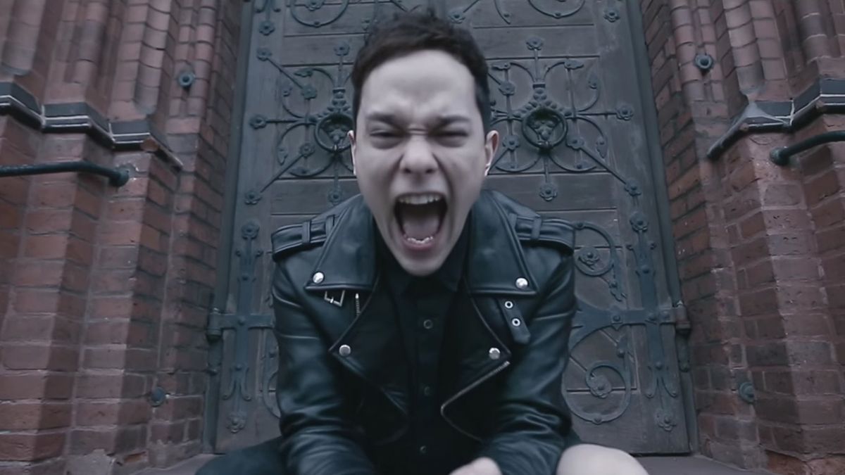 Coldrain launch Wrong video | Louder