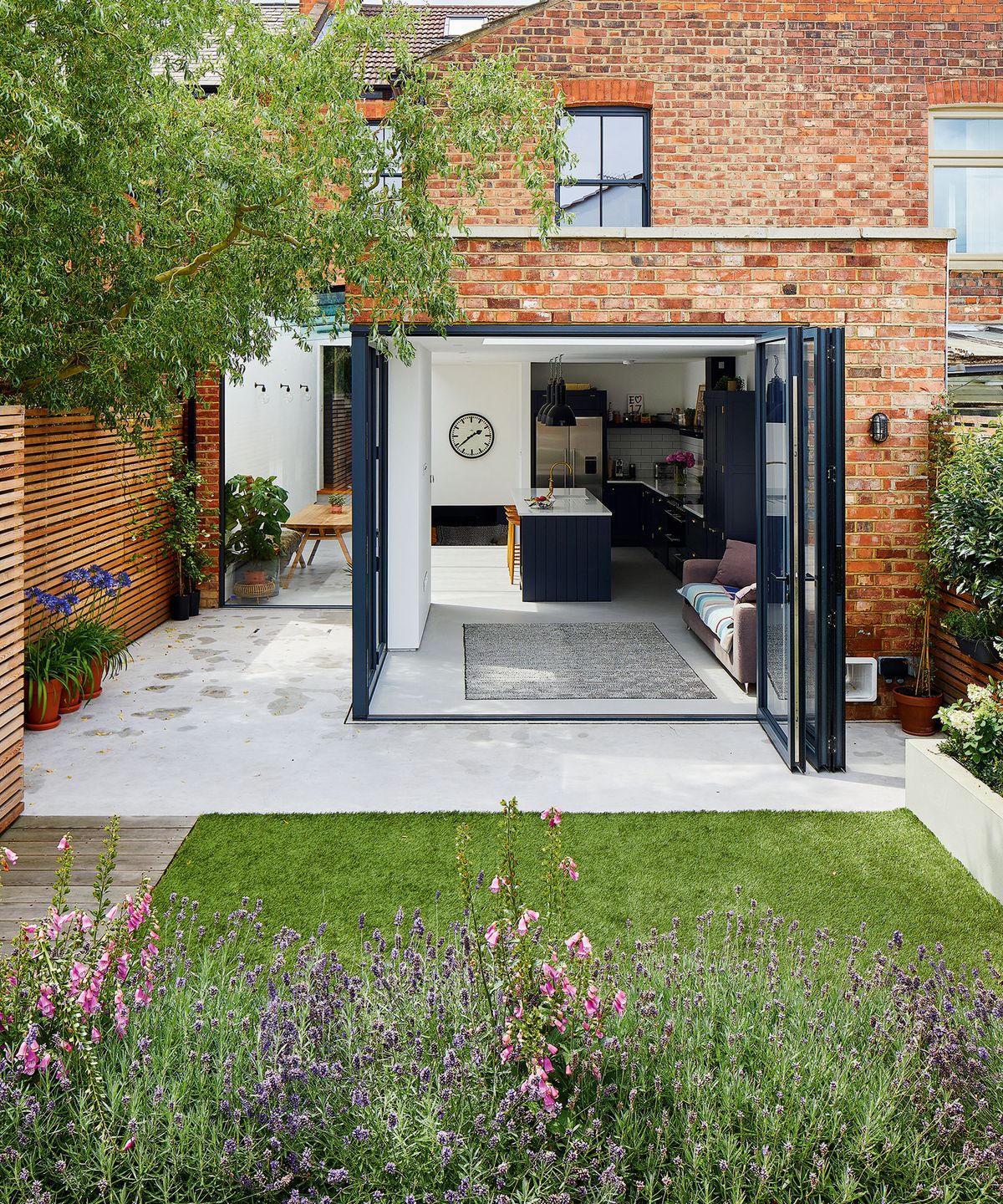 Glass extension costs: Expert advice on managing budgets | Homebuilding