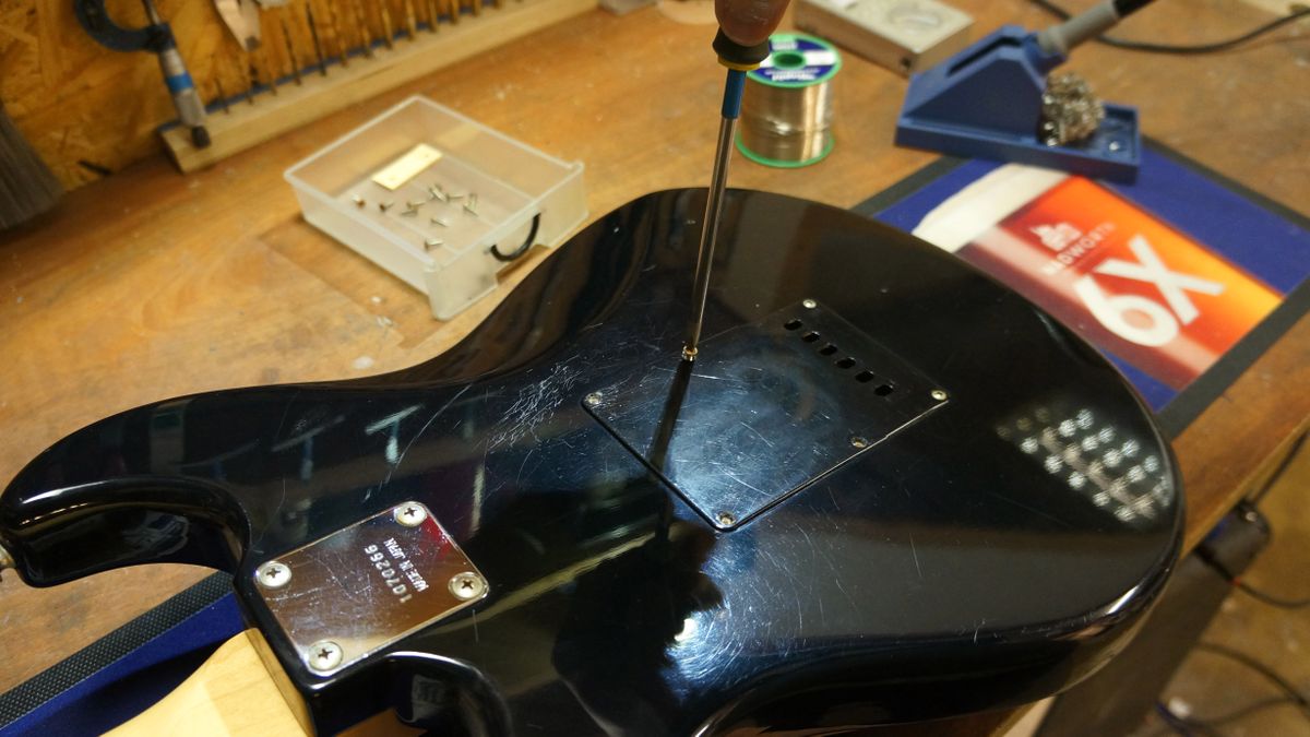 How to mod your Strat to sound like a Tele with a 7-way circuit ...