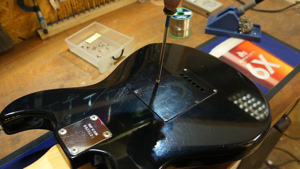 How to mod your Strat to sound like a Tele with a 7-way circuit ...
