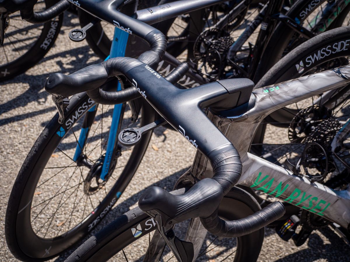 A closer look at the unreleased Van Rysel FCR, as used by Decathlon ...