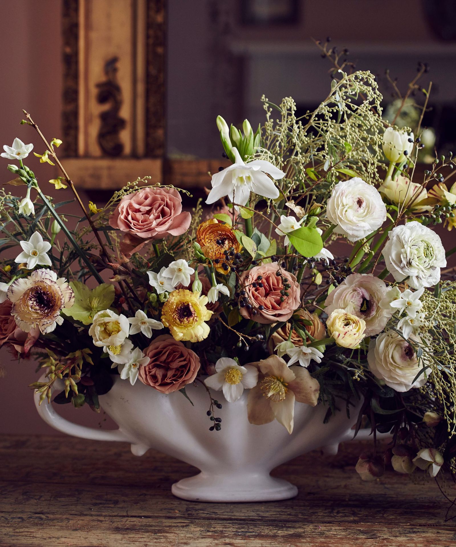How to arrange flowers like a professional – in 7 easy steps | Homes ...