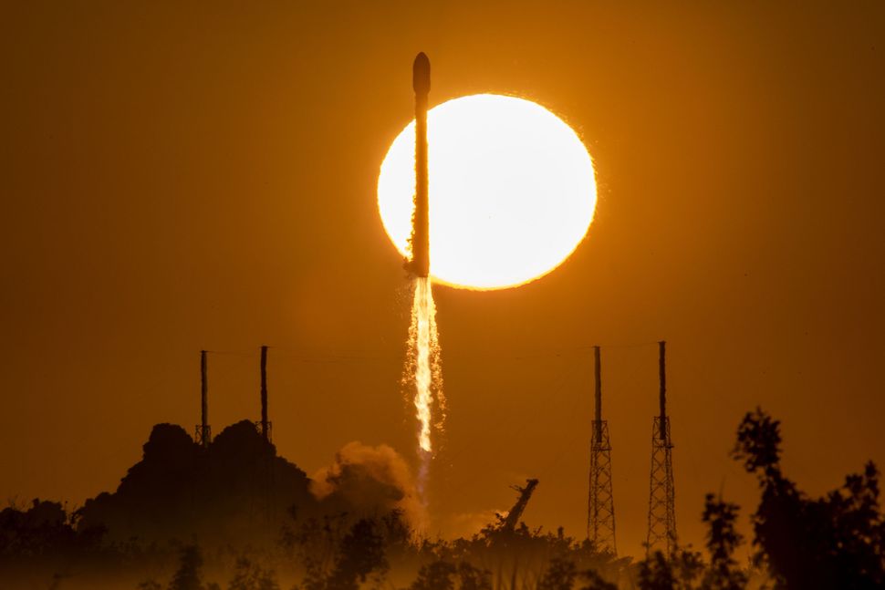 SpaceX GPS launch delivers stunning sunrise views (photos) | Space