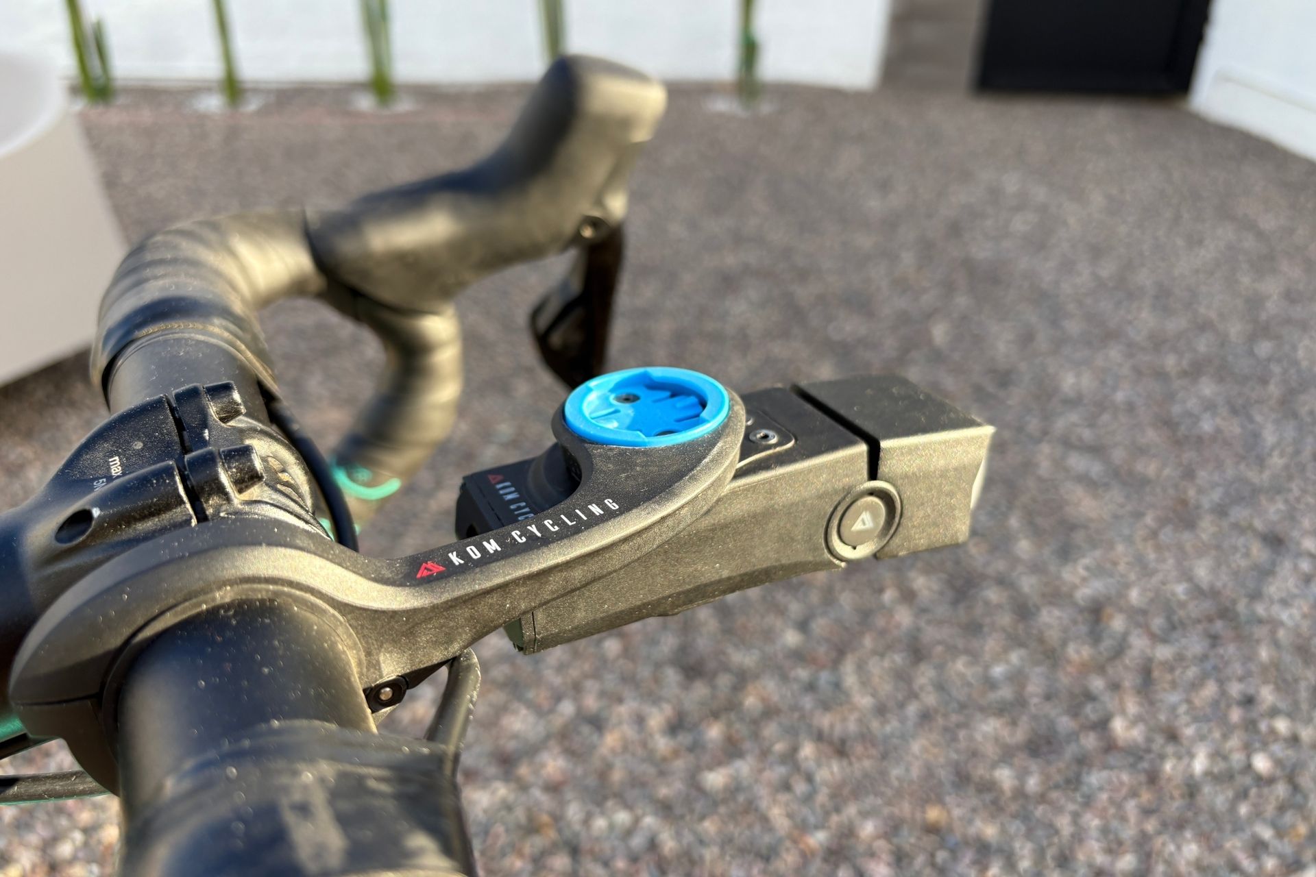 KOM Cycling mount and lights reviewed: a simple workman's solution for ...