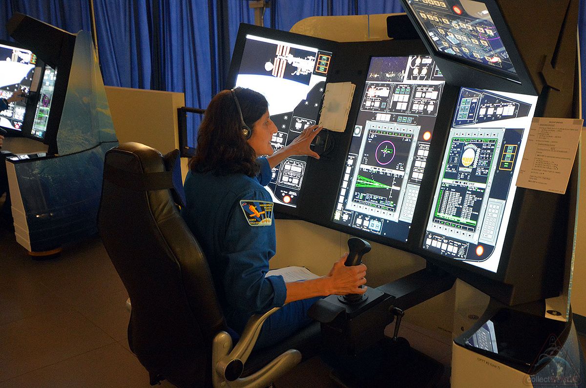 Starliner Simulators: Astronauts 'Fly' Boeing Spacecraft Trainers | Space