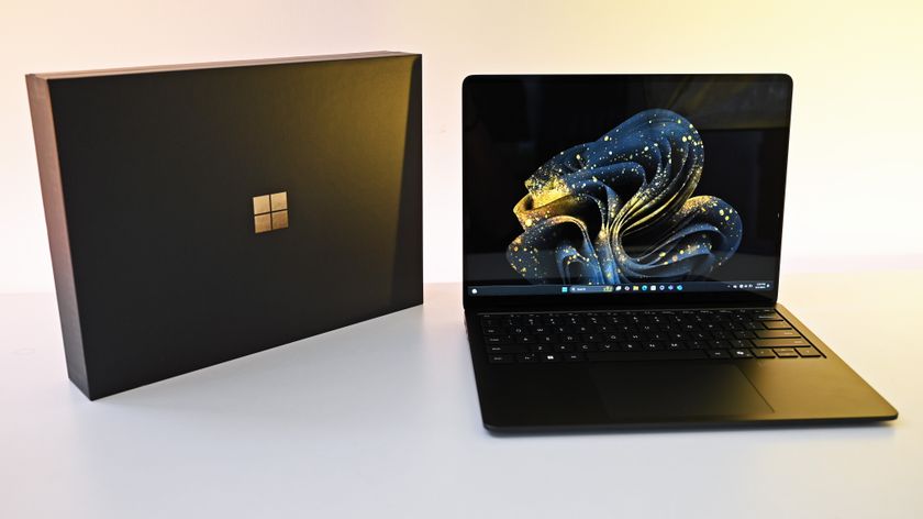 See how easy it is using a Snapdragon X Elite laptop for software ...