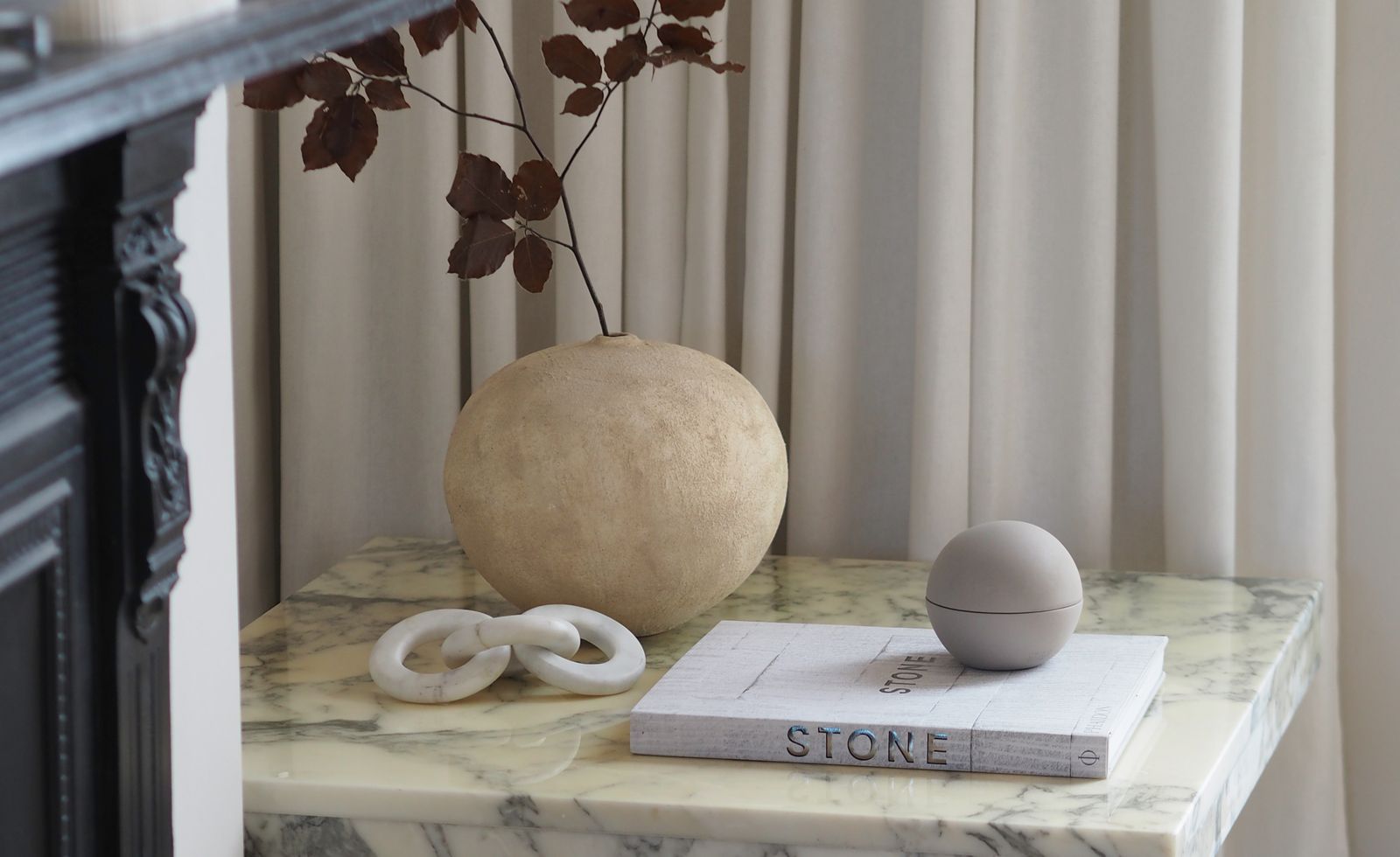 I use this simple trick with rice when styling a vase | Livingetc