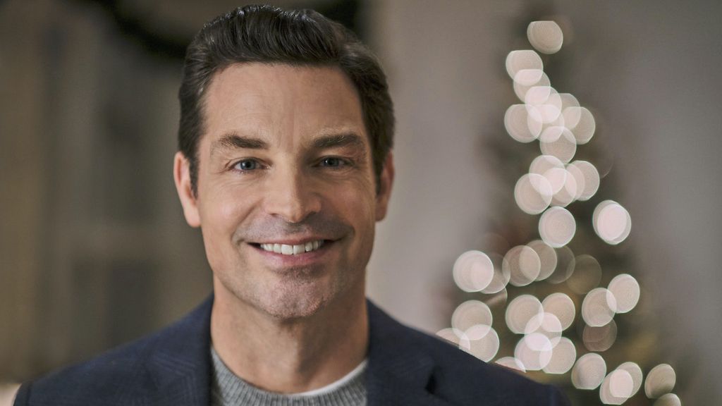 5 Hallmark Stars Who Left For GAF, And 9 Who Are Definitely Staying ...