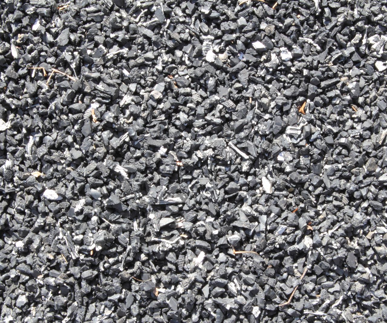 A guide to different mulching mats you can use in a garden | Homes and ...