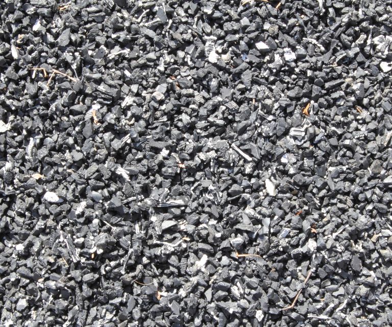 A guide to different mulching mats you can use in a garden | Homes and ...