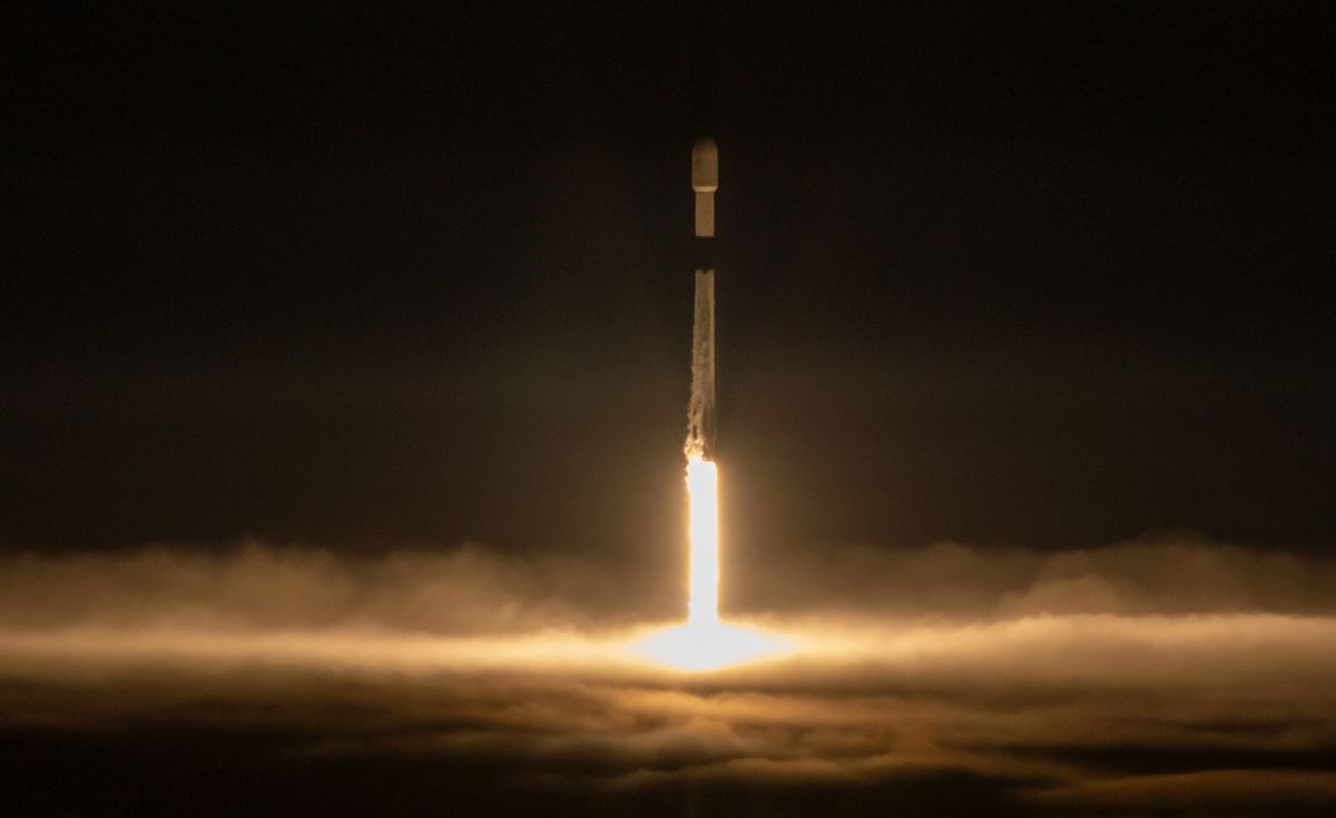 See SpaceX launch picture-perfect nighttime Starlink mission | Space