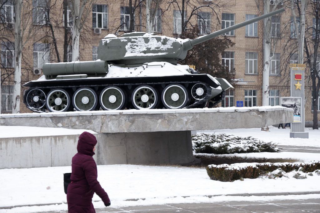Soviet-made tanks headed to Ukraine, courtesy of U.S. and allies | The Week