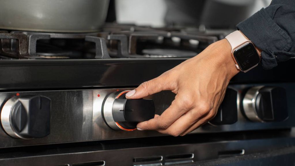 Did I leave the stove on?! This smart knob lets you turn off the ...