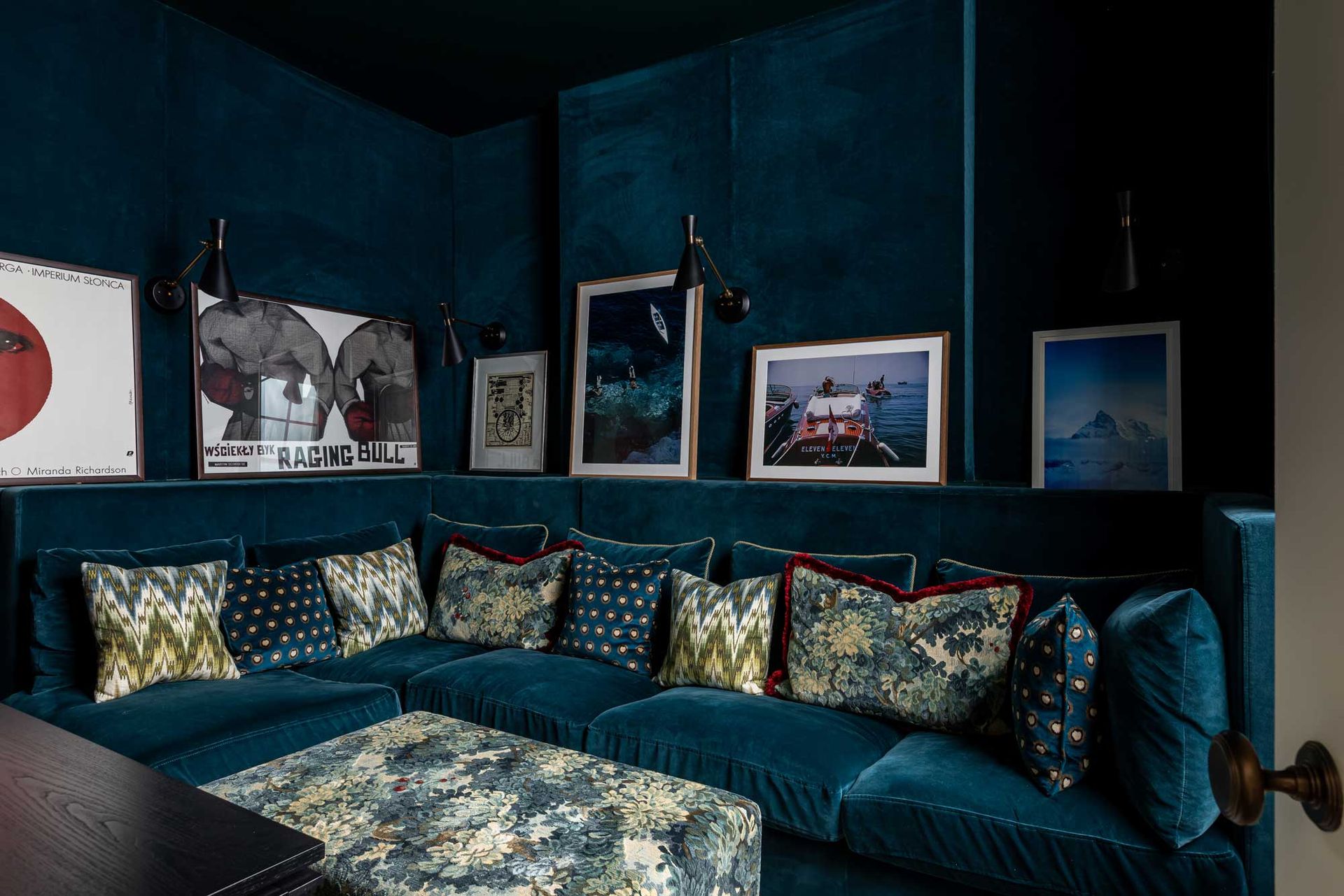 How can I make my sofa look more luxurious? 8 ideas to try | Livingetc