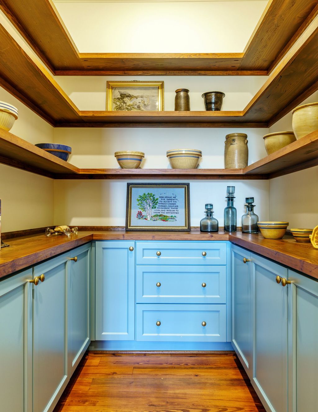 8 pantry color ideas – the 'it' tones for kitchen storage | Livingetc